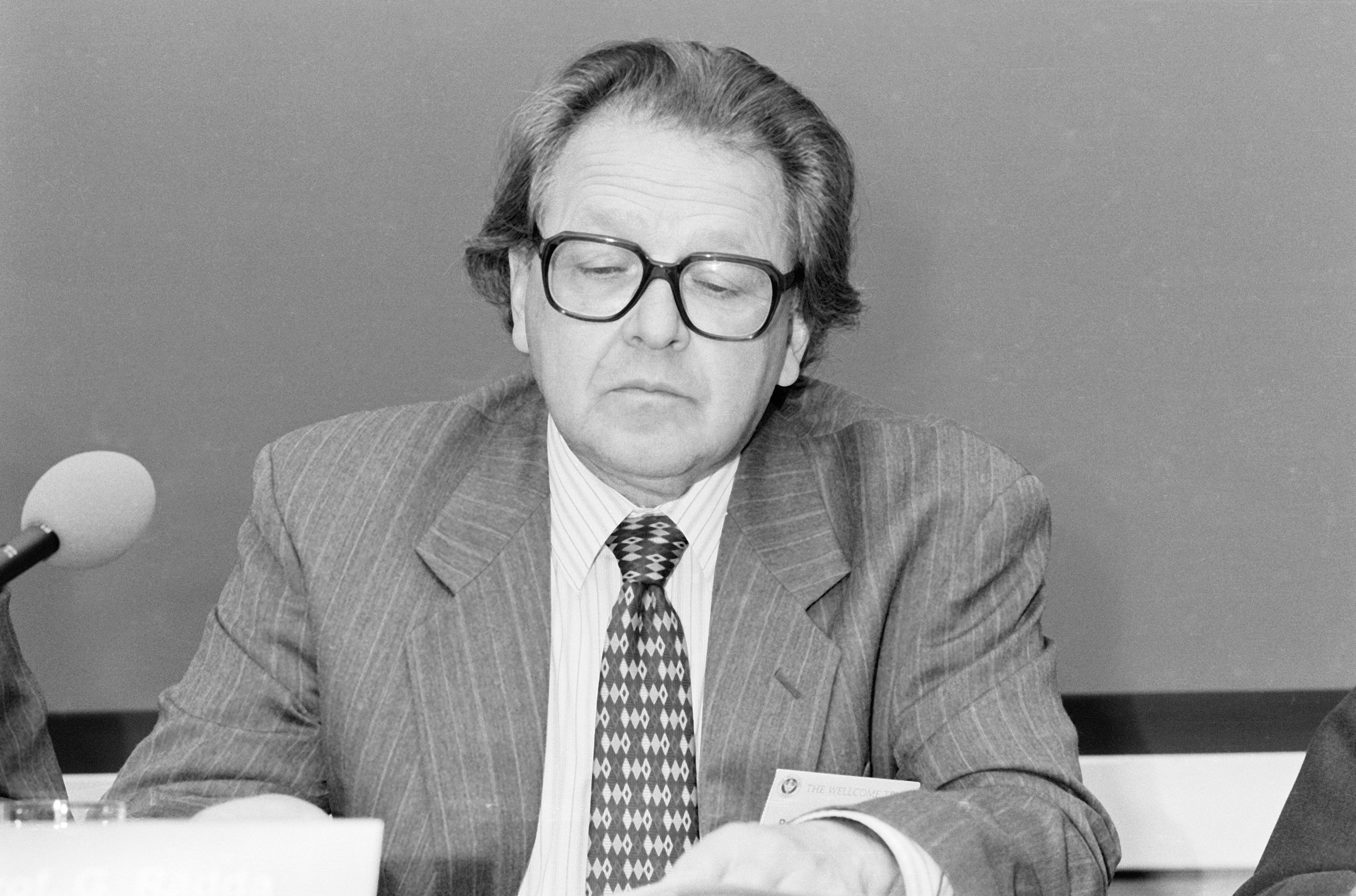 Sir George Radda CBE FMedSci FRS | Biochemistry