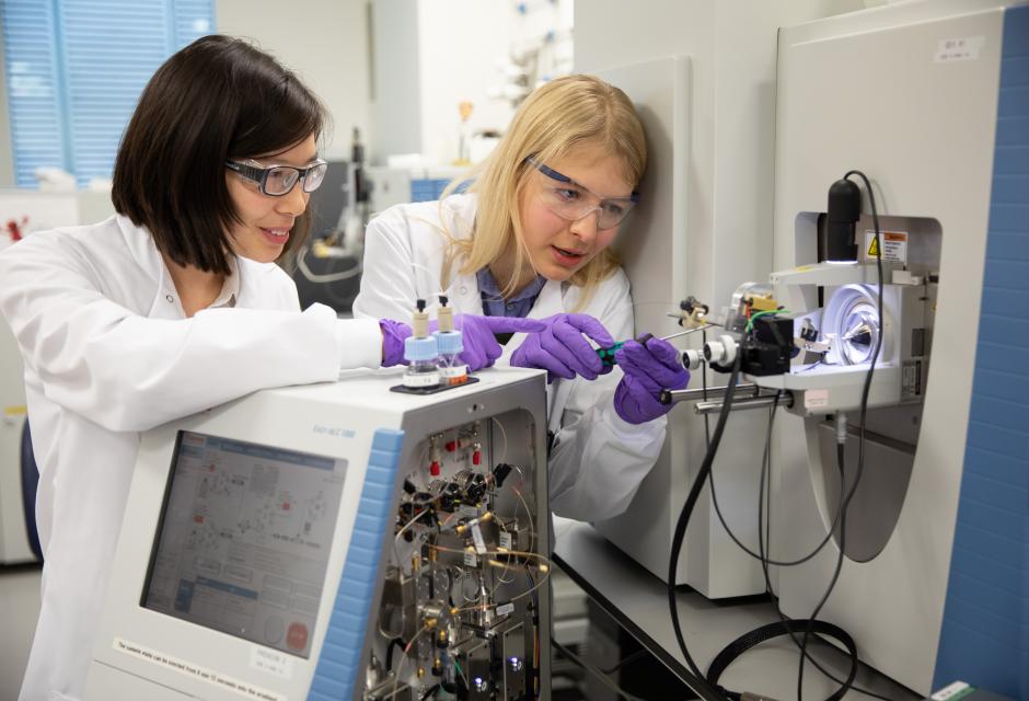 Advanced Proteomics Facility | Biochemistry